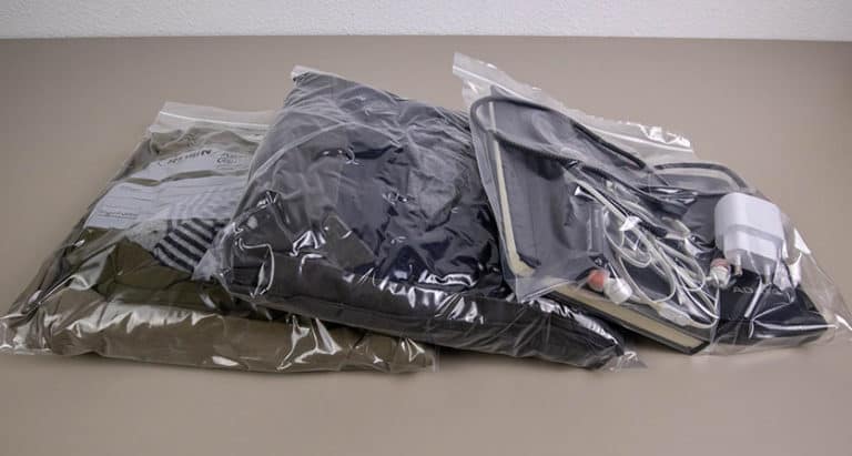 Packing Cubes vs Compression Cubes vs Ziploc Bags | CJ