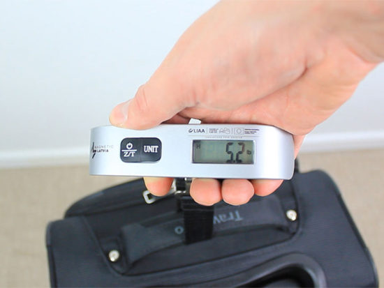 How to Weigh Your Luggage, Even Without a Scale (Guide)